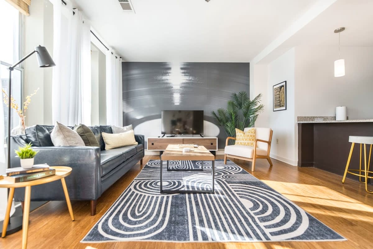 Otis Redding Room - DT Macon, Mercer, Capricorn - Vector Stays